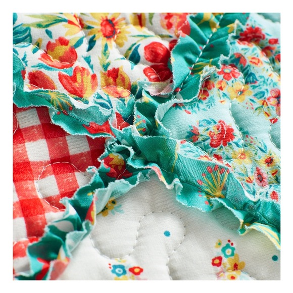 The Pioneer Woman | Bedding | Quiltpioneer Woman Petal Party Patchwork Quilt Only | Poshmark